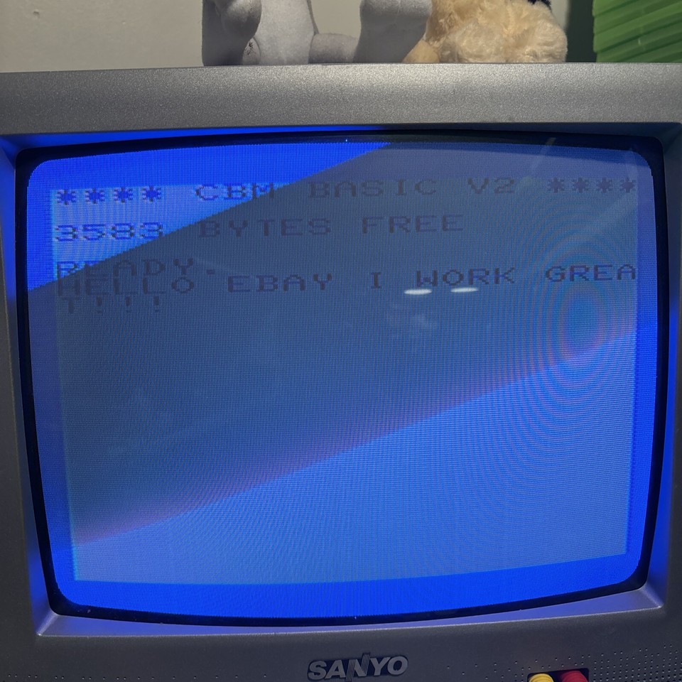 Commodore Vic-20 Computer - w/ PET Keys - Works Great Low Serial Number ...