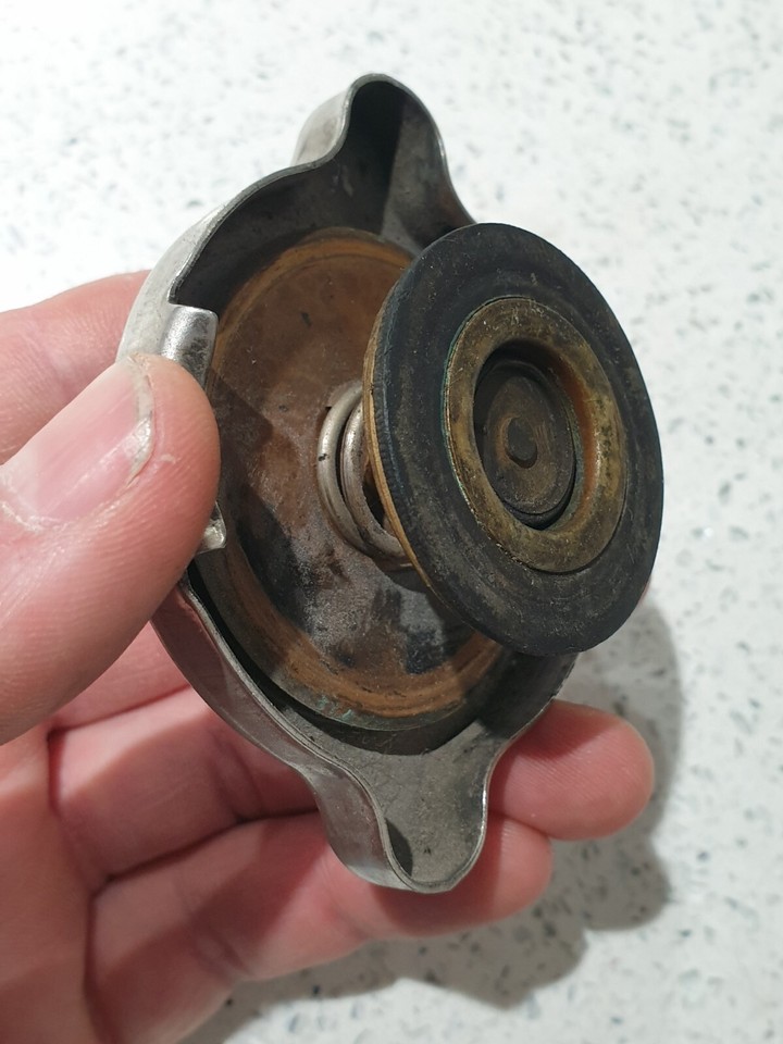 Mercedes R107 W123 W124 W201 Radiator / Coolant Reservoir Tank Cap ...