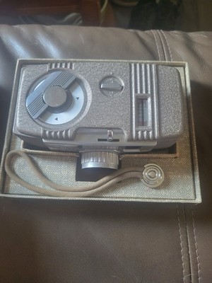 Vintage Revere Eight Model 88 Winding Movie Camera 8mm Film Untested As ...