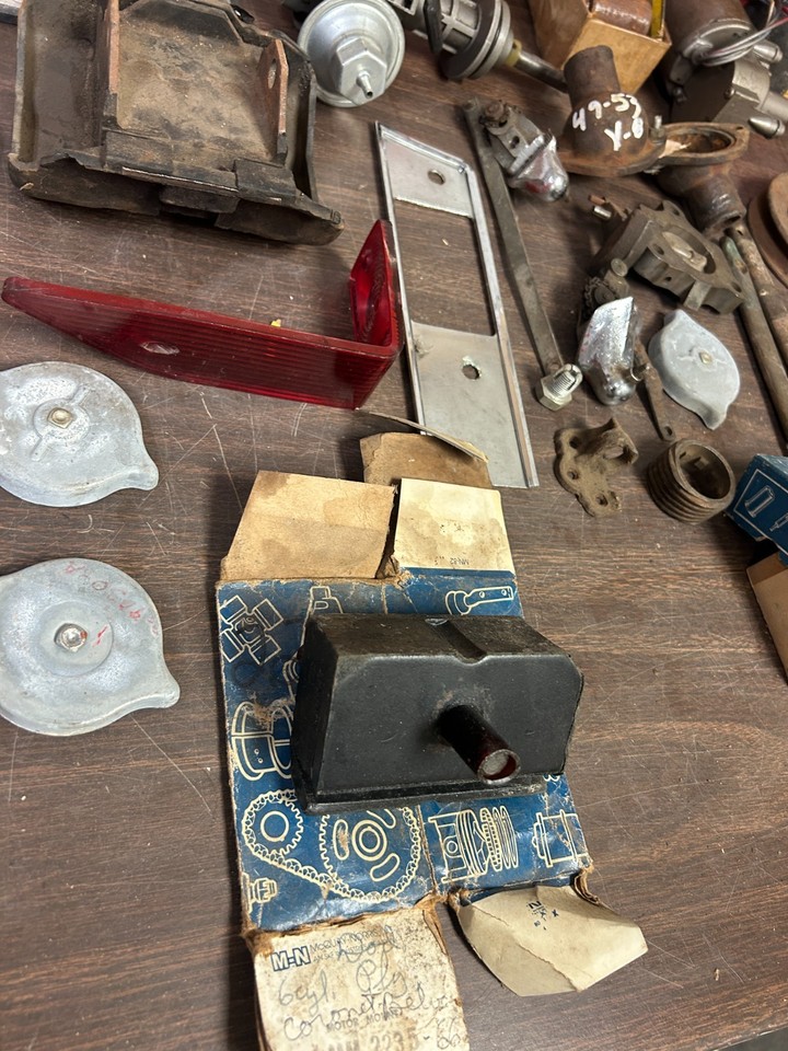 LOT OF VINTAGE 1940'S 1950'S 1960'S FORD CHEVY MOPAR CAR RAT ROD PARTS ...