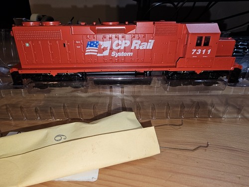HO Athearn GP38-2 Dummy Locomotive Kit Canadian Pacific, CP 2 Flag ...