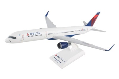 Skymarks SKR545 Delta Airlines Boeing 757-200 N704X Desk Top Display 1/ ...