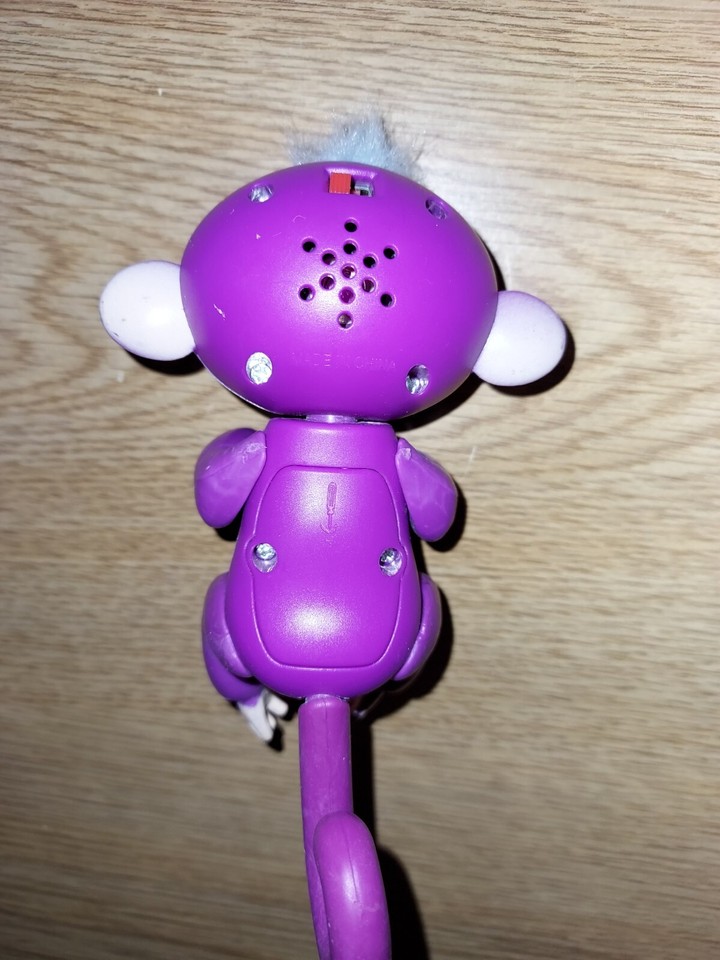 WowWee Fingerlings Monkey Playset Swing Bar with 1 monkey tested and ...