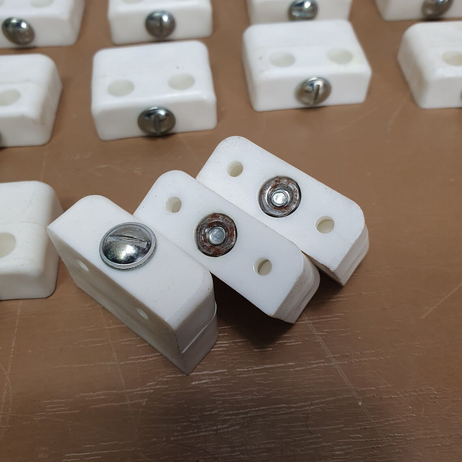 20 X JOINTING KNOCK DOWN BLOCKS White Modesty Locking Secure Wood ...