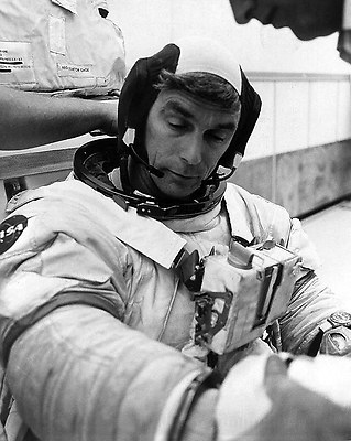 GENE CERNAN APOLLO 17 ASTRONAUT - 8X10 NASA PHOTO (AA-875) | eBay
