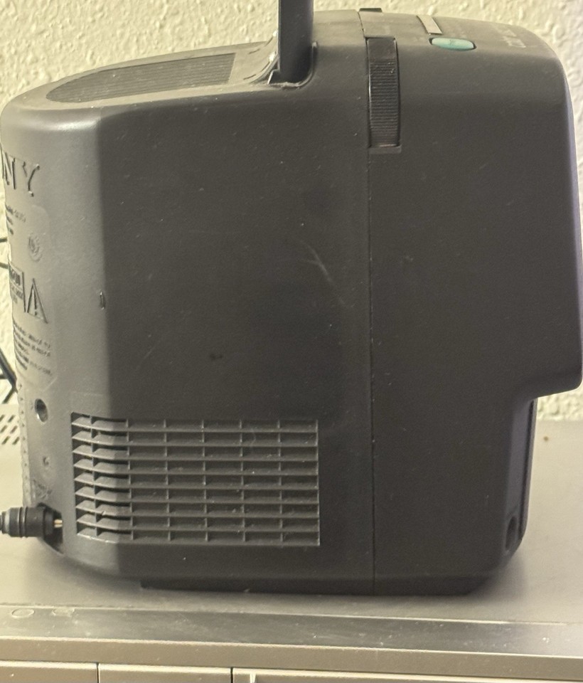 Sony Color Watchman FDT-5BX5 Vintage Portable 5" Color CRT TV Radio | eBay