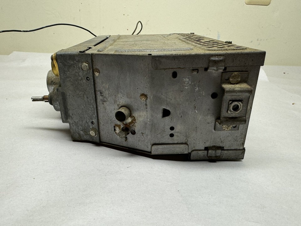 1961-63 Ford Falcon AM Radio Motorola 04MD FomoCo Galaxie Fairlane ...