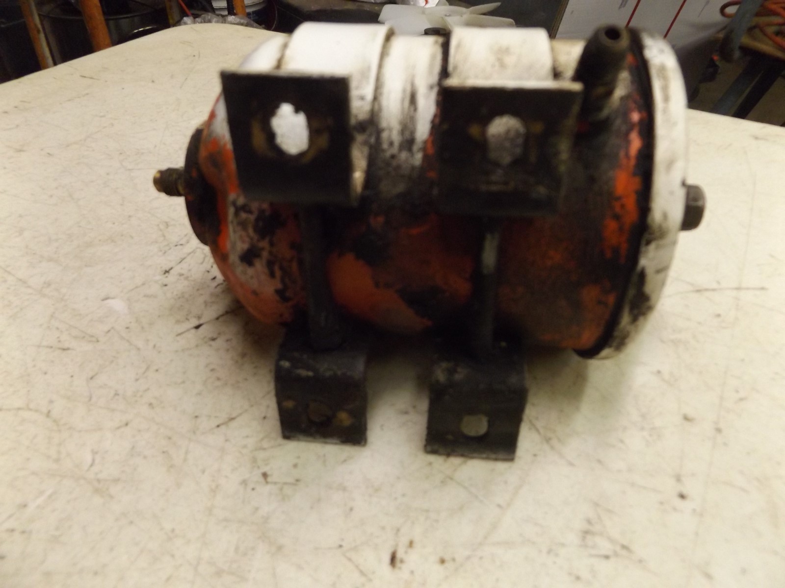 Wisconsin VF4D Bobcat 610 Oil Filter | eBay