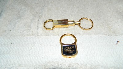 FIRST CITIZENS BANK & NEWTON MFG. CO. BRASS KEYCHAINS VINTAGE FREE USA ...