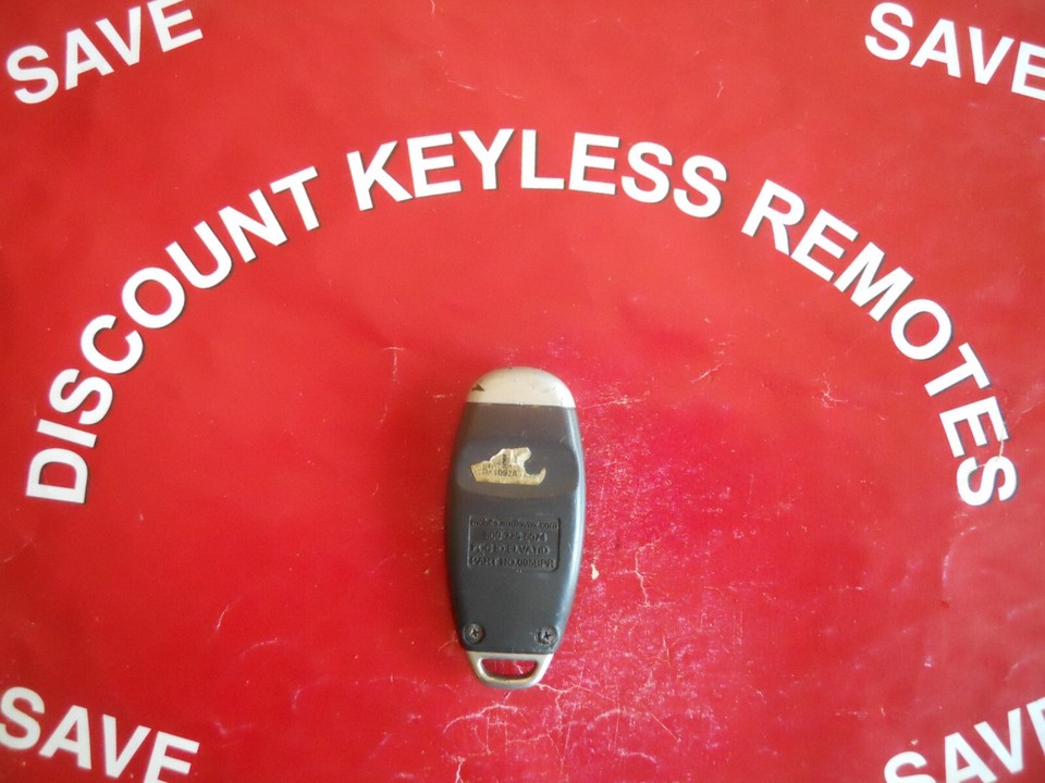 PURSUIT KEYLESS REMOTE ELVAT1D 095BPR 5- BUTTON RED LIGHT GOOD ...