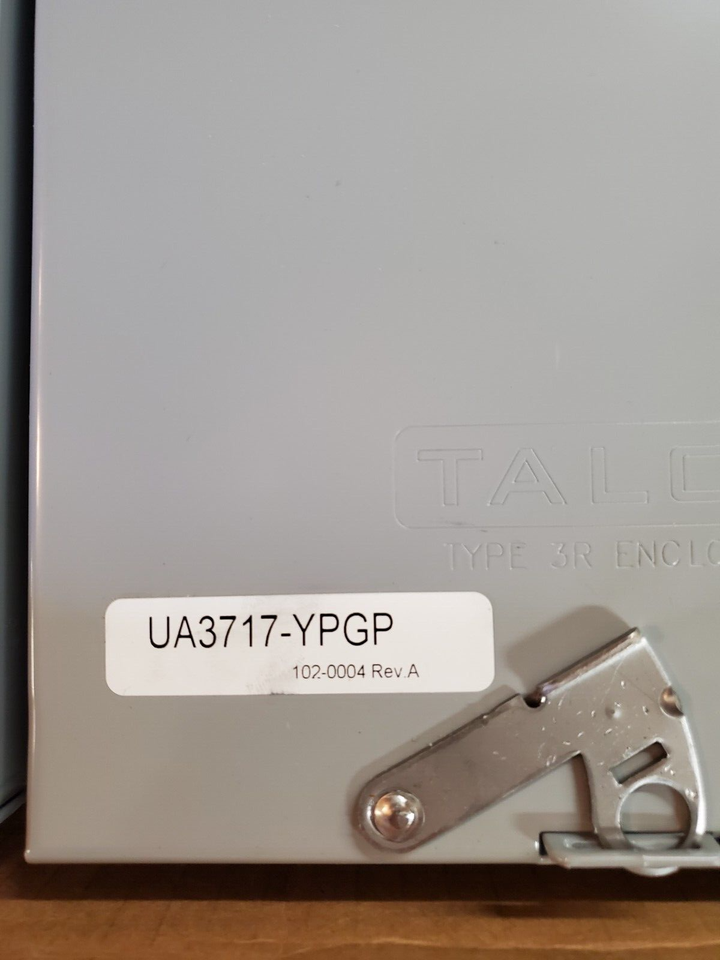 Siemens UA3717-YPGP 270 A Max. 3 gang meter base. 200 amp per position ...