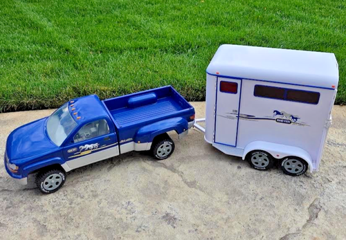 2002 Breyer Animal Creations Dually Pickup Truck and Double Horse ...