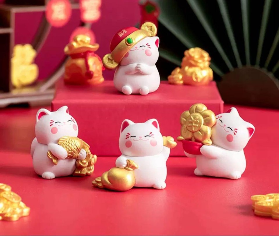 Set of 4 Lucky Beckoning Cat Figurines Maneki Neko Good Fortune Decor ...