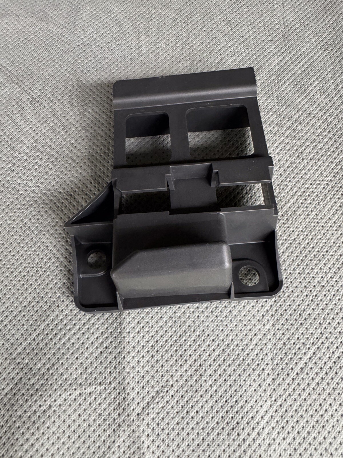 Mercedes-Benz Sprinter A9068850263 W906 Right Front Bumper Bracket ...