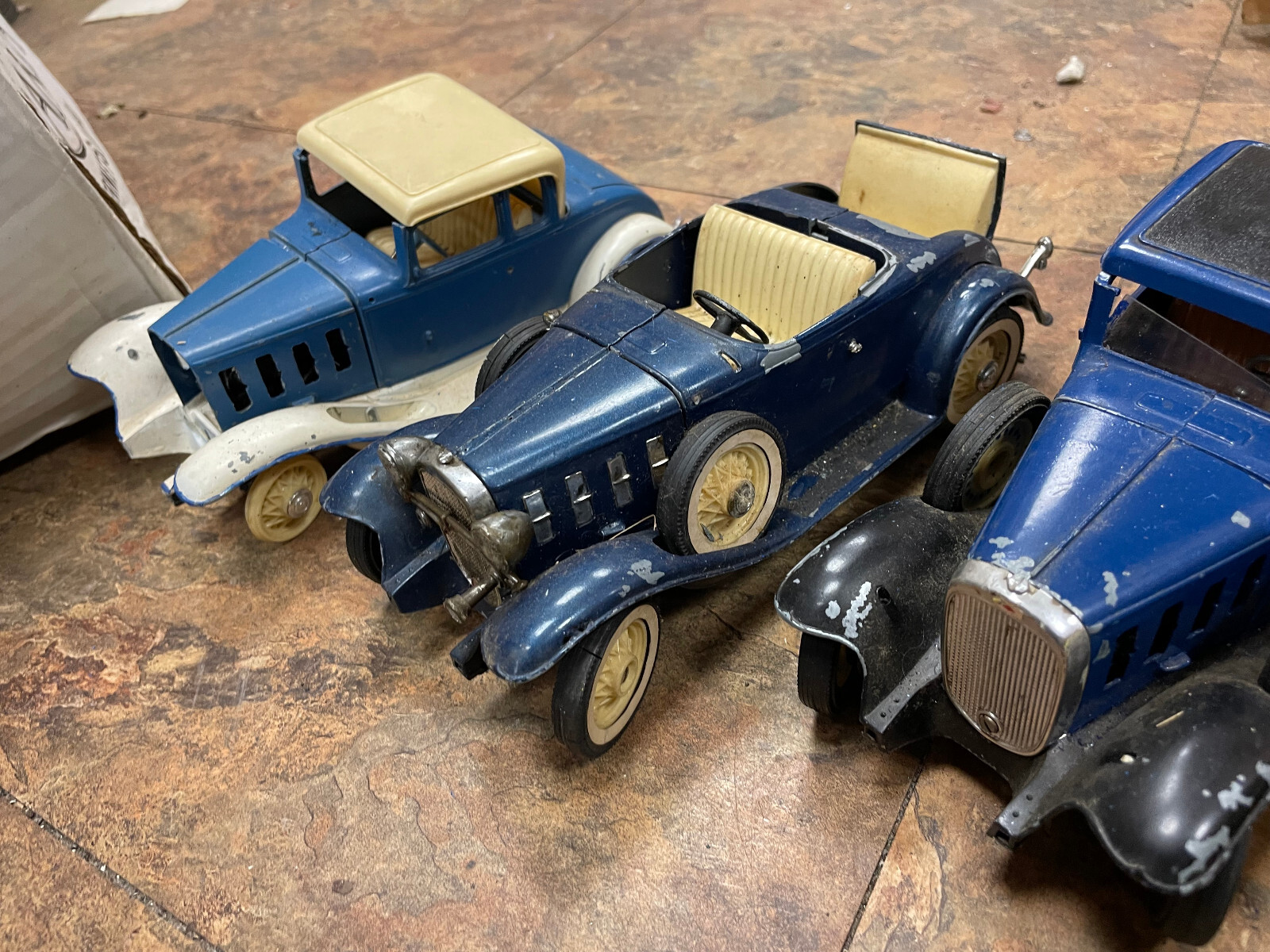 Hubley 1932 Chevrolet Diecast Model Car Collection of Six Cars Vintage ...