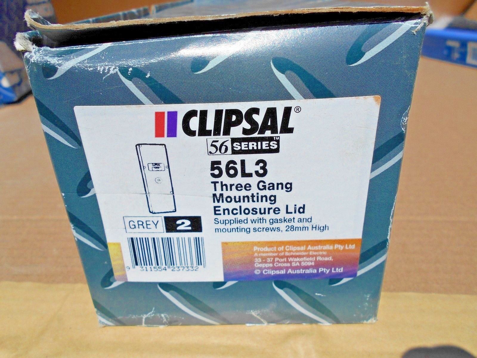 NEW BOX OF 2 CLIPSAL 56L3 THREE GANG MOUNTING ENCLOSURE LID 56 L3 | eBay