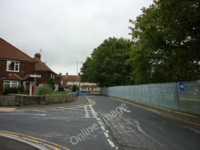 Photo 6x4 15th Avenue at 17th Avenue, North Hull Estate Inglemire c2011 ...