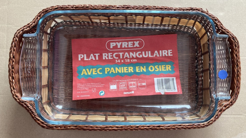 PYREX PLAT RECTANGULAIRE 34X18 cm AVEC SON PANIER EN OSIER VINTAGE | eBay