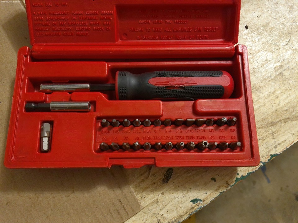 Mac Tools 29PC Screwdriver Mac-Grip & ¼" Hex Bit Driver Set -SBD29SA ...