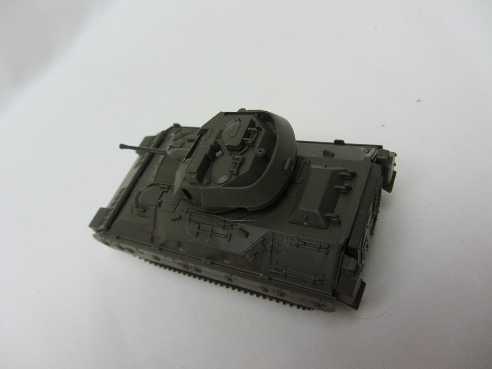 ROCO MINITANKS DBGM #435 M2 Bradley Fighting Vehicle 1/87 HO Scale | eBay