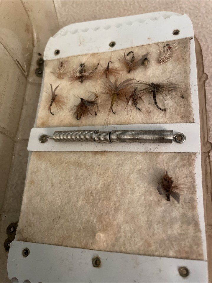 Bill DeWitt Pyra Shell Fly Case Wallet Style 45 Flies Included Fly ...