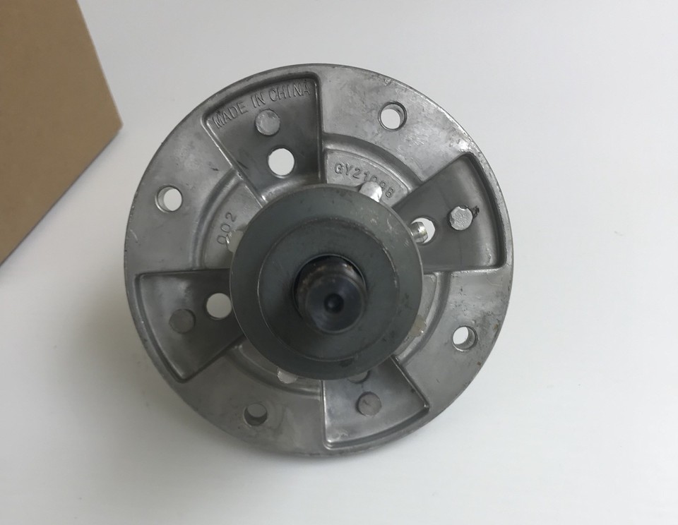 AUC15811 John Deere OEM Spindle Assembly | eBay
