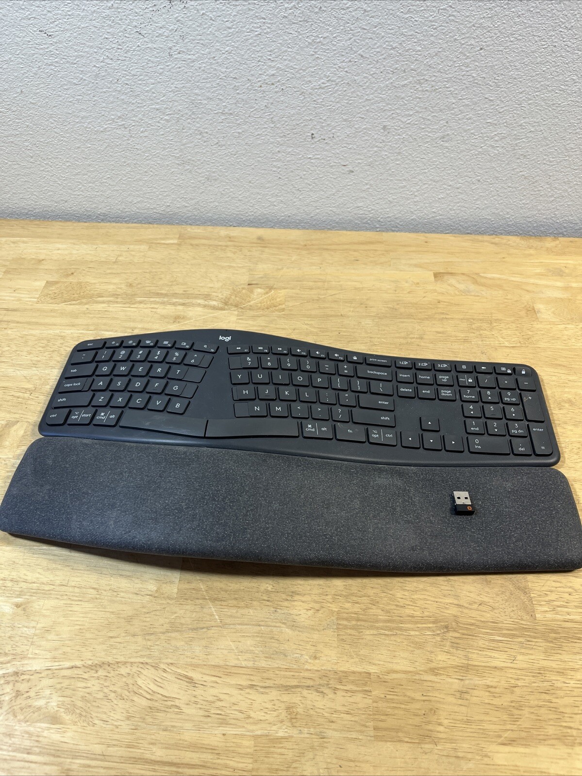Logitech ERGO K860 Wireless Ergonomic Split Keyboard w/ USB Dongle ...