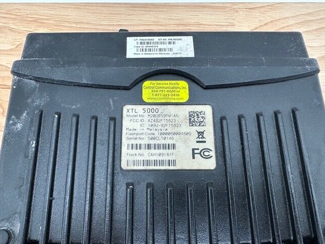 Motorola XTL 5000 DIGITAL MOBILE RADIO M20URS9PW1AN W/ Accessories ...