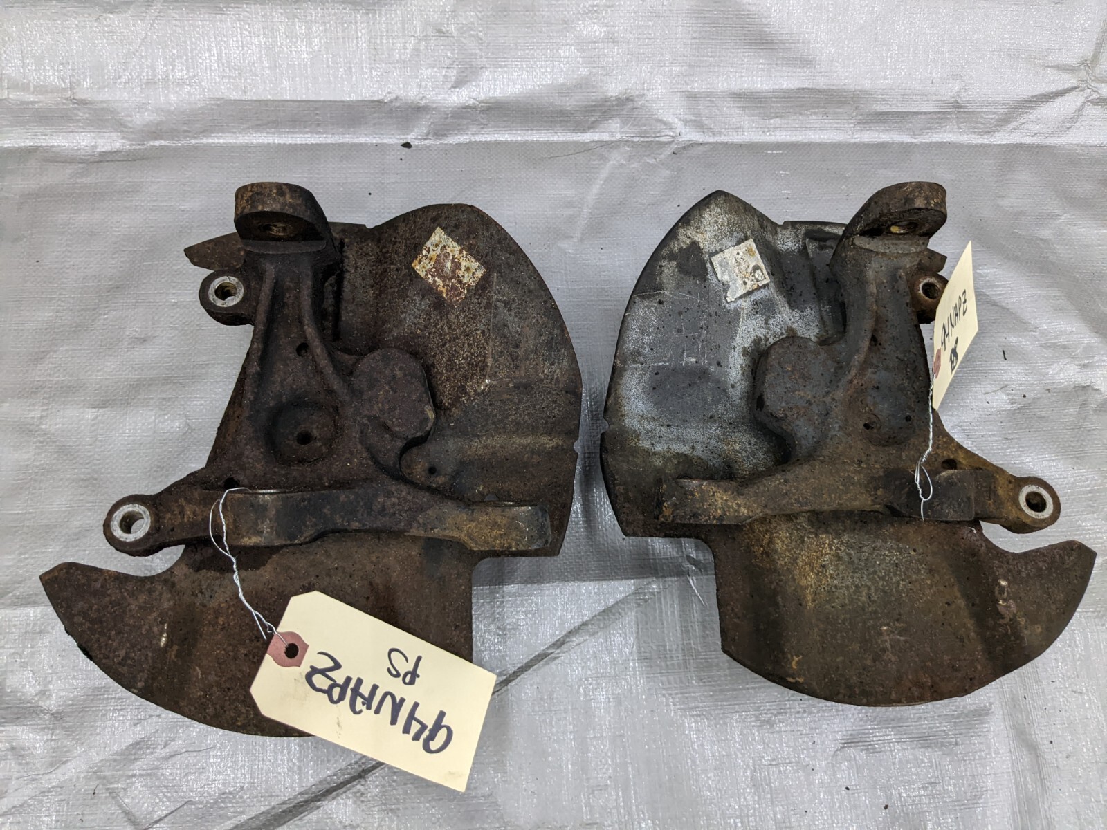 1994-1997 Mazda Miata Front Spindle Hub Knuckle Pair Left & Right 94-97 ...