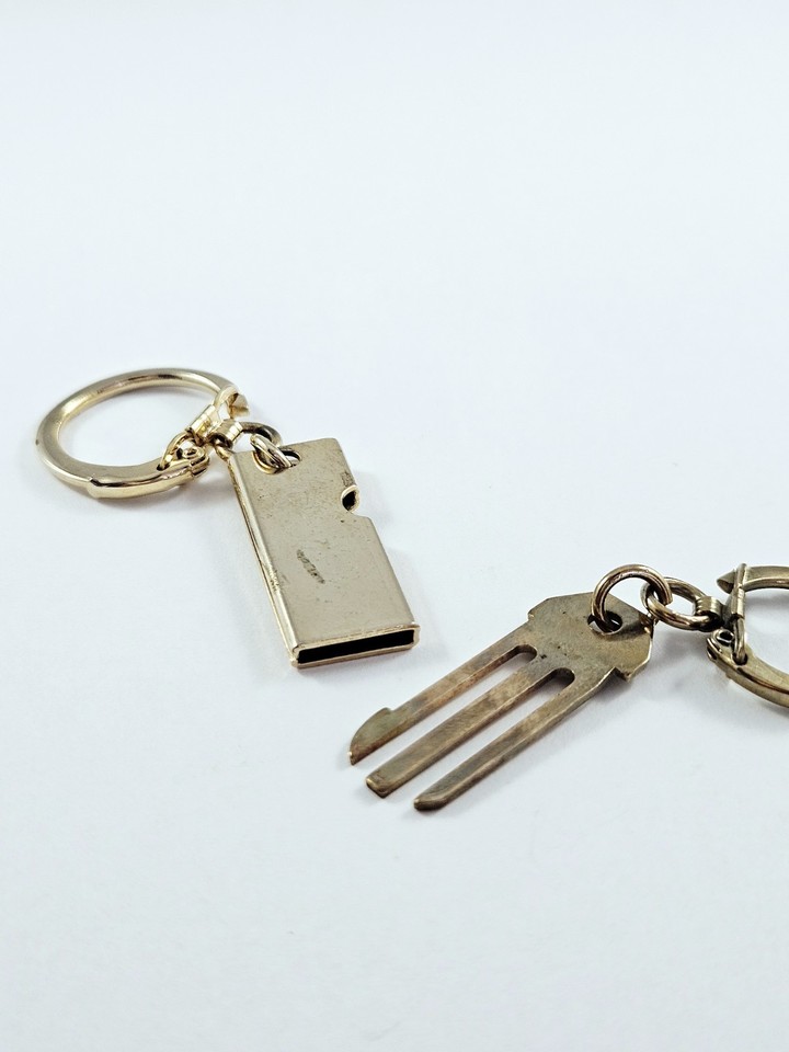 Portachiavi - Sigarette Kent - Metallo, Staccabile - Vintage Anni '60 ...