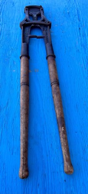 Livestock Supplies - Dehorner