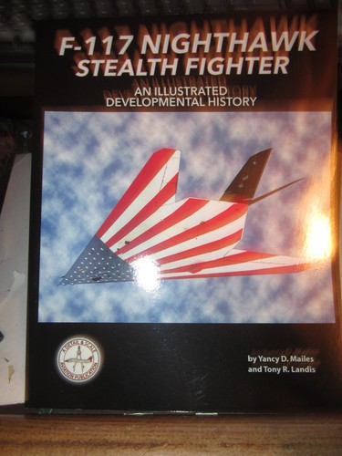 DAS8658 Detail & Scale Books - F-117 Nighthawk Stealth Fighter: An ...
