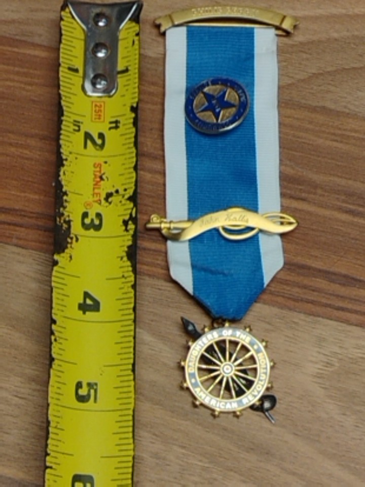 DAR Daughters of the American Revolution Ribbon Gold Filled Medal ...