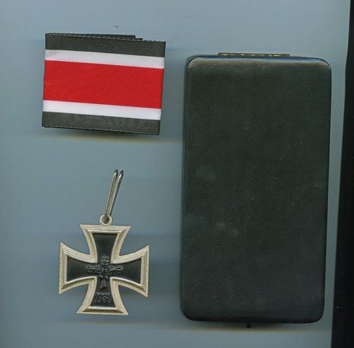 ORIGINAL WWII GERMAN WEHRMACHT 1957 - CASED KNIGHT'S CROSS OF THE IRON ...