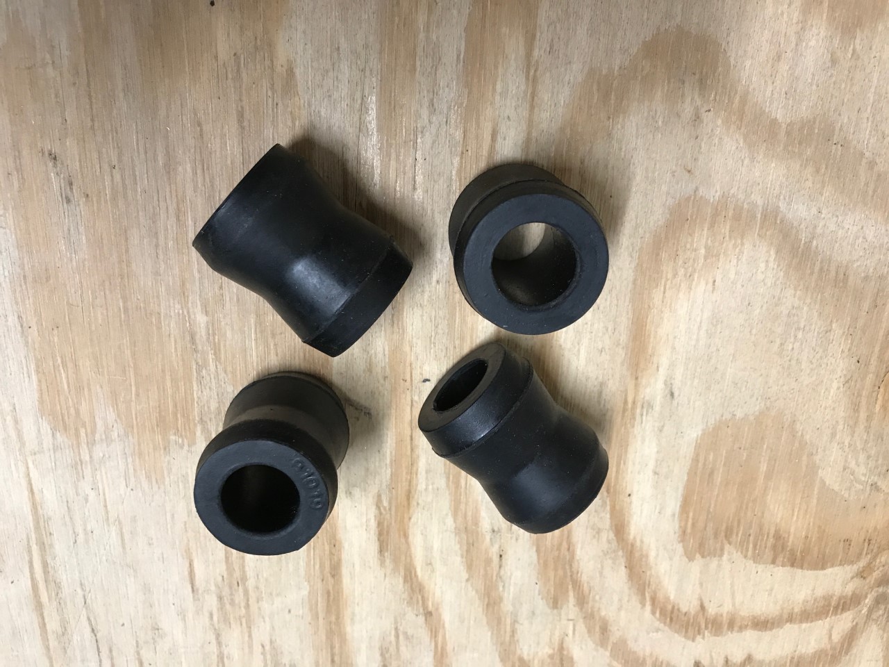 5/8" Standard Hourglass Style Shock Eye Bushing Kit / Set of 4 | eBay
