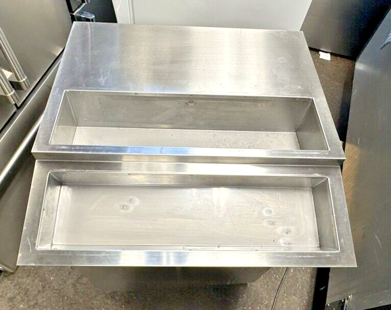 APW Wyott RTR-8 ; 8 Countertop Compartment Refrigerated Topping Rail ...