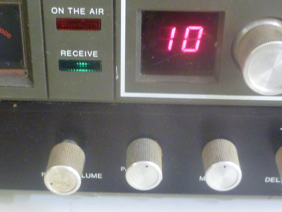 YORK CBS 869 BASE STATION & MIC VINTAGE CB RADIO 240v *POWERS UP ...