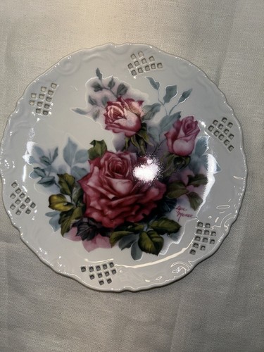 BEAUTY IN BLOOM Classic Roses Flower Plate LYN MOSER Bradford Exchange ...