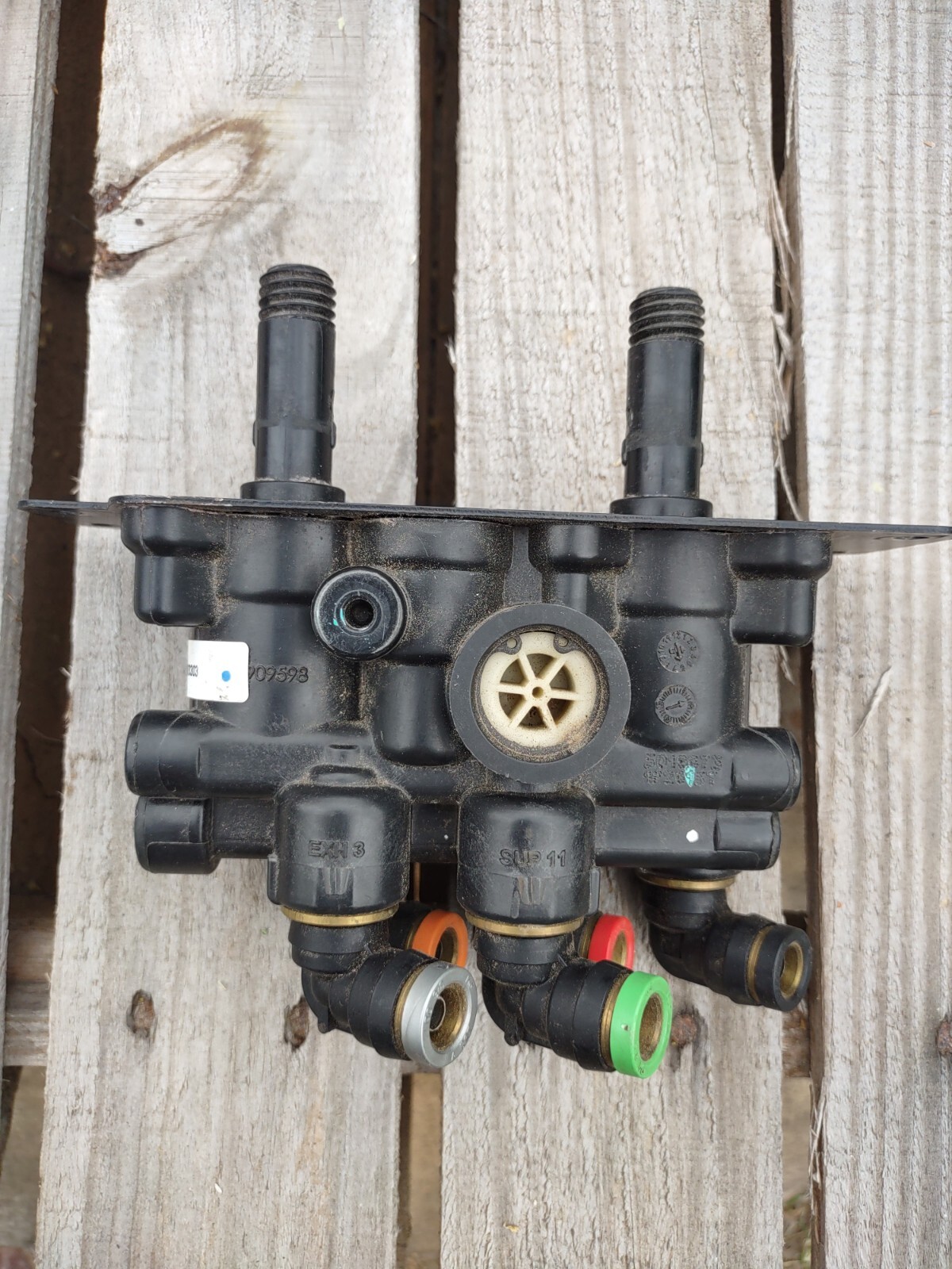 Freightliner Air Brake Valve Mv3 Bendix 5018303 Semi Truck for sale ...