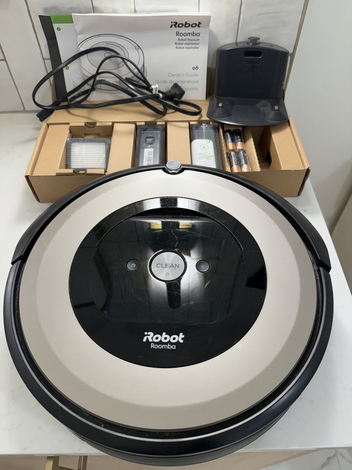 iRobot Roomba E6 Robotic Vacuum Cleaner (E6198) + Charging Dock + 2 New ...