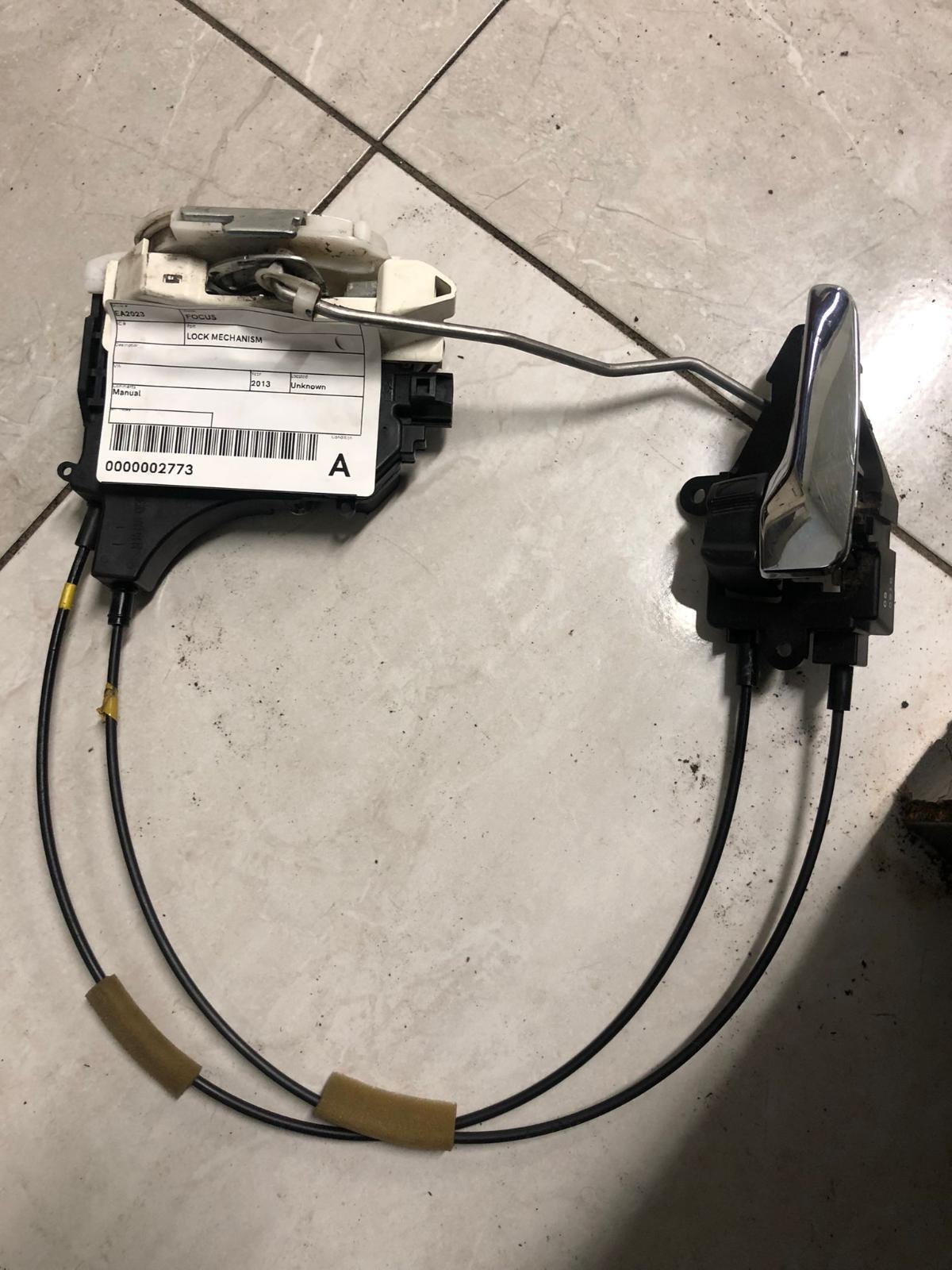 FORD FOCUS LOCK MECHANISM LEFT FRONT DOOR LOCK, NON KEYLESS ENTRY TYPE ...