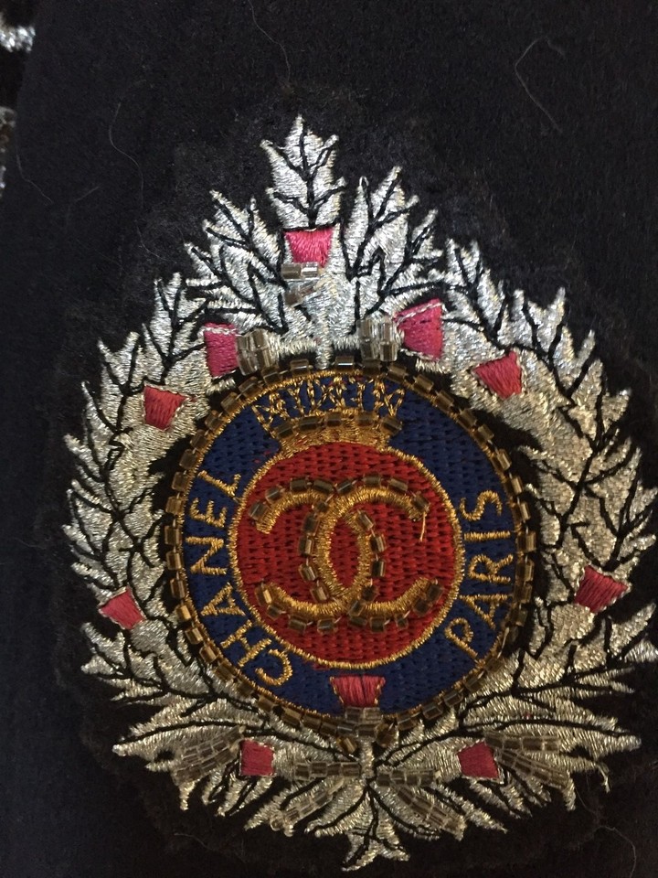 CHANEL BOUTIQUE 88A MUSEUM BLACK CREST CC PATCHES 24K GOLD BUTTONS ...