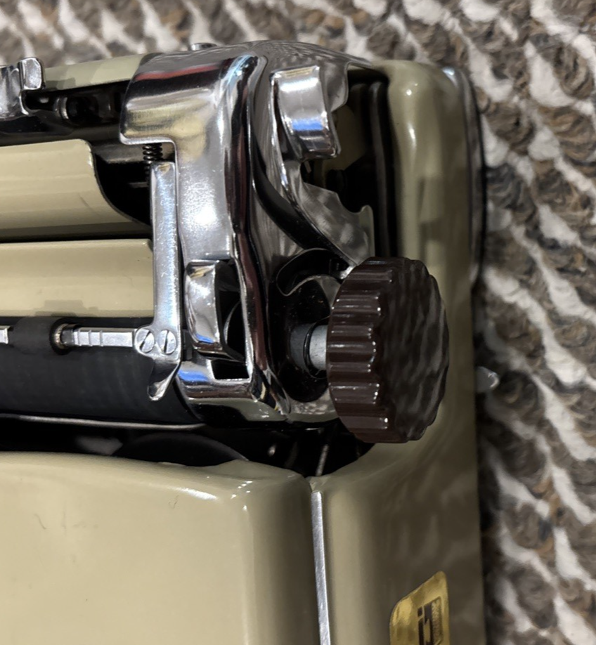 Vintage 1950s Groma Kolibri Portable German Typewriter with Case | eBay