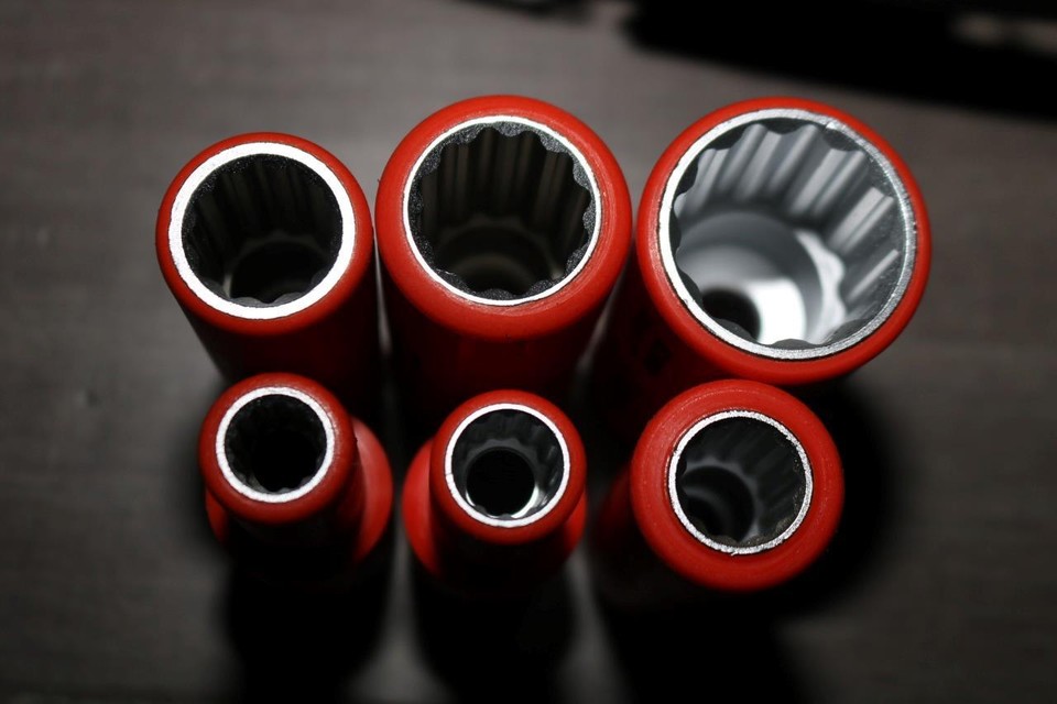 ITL 1000V INSULATED 1/2" DRIVE TORQUE WRENCH SET 7-PIECE DEEP SOCKETS ...