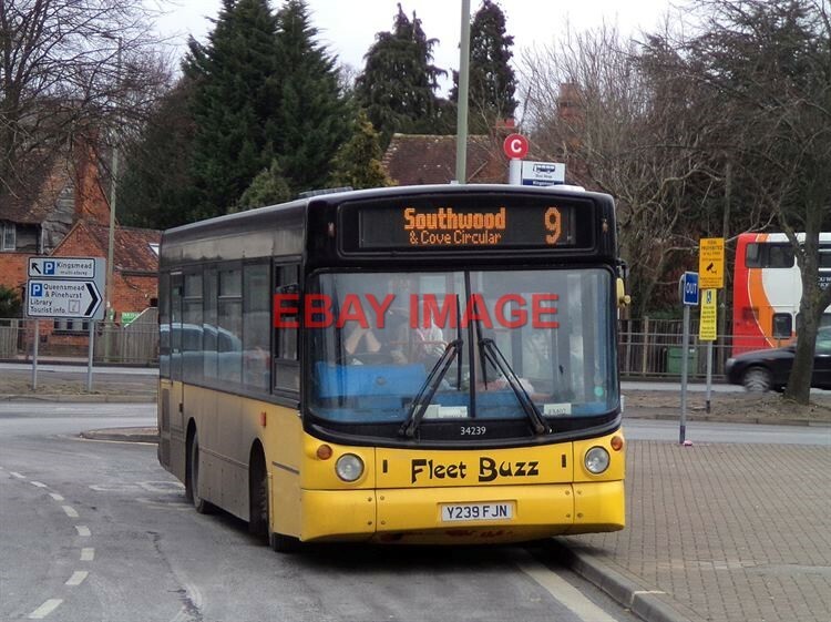 PHOTO FLEET BUZZ LIVERIED BUS 34239 (Y239 FJN) A DENNIS DART SLF WITH ...