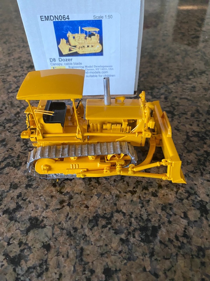 1/50 EMD MODELS EMDN064 D8 DOZER WITH CANOPY AND CABLE BLADE | eBay