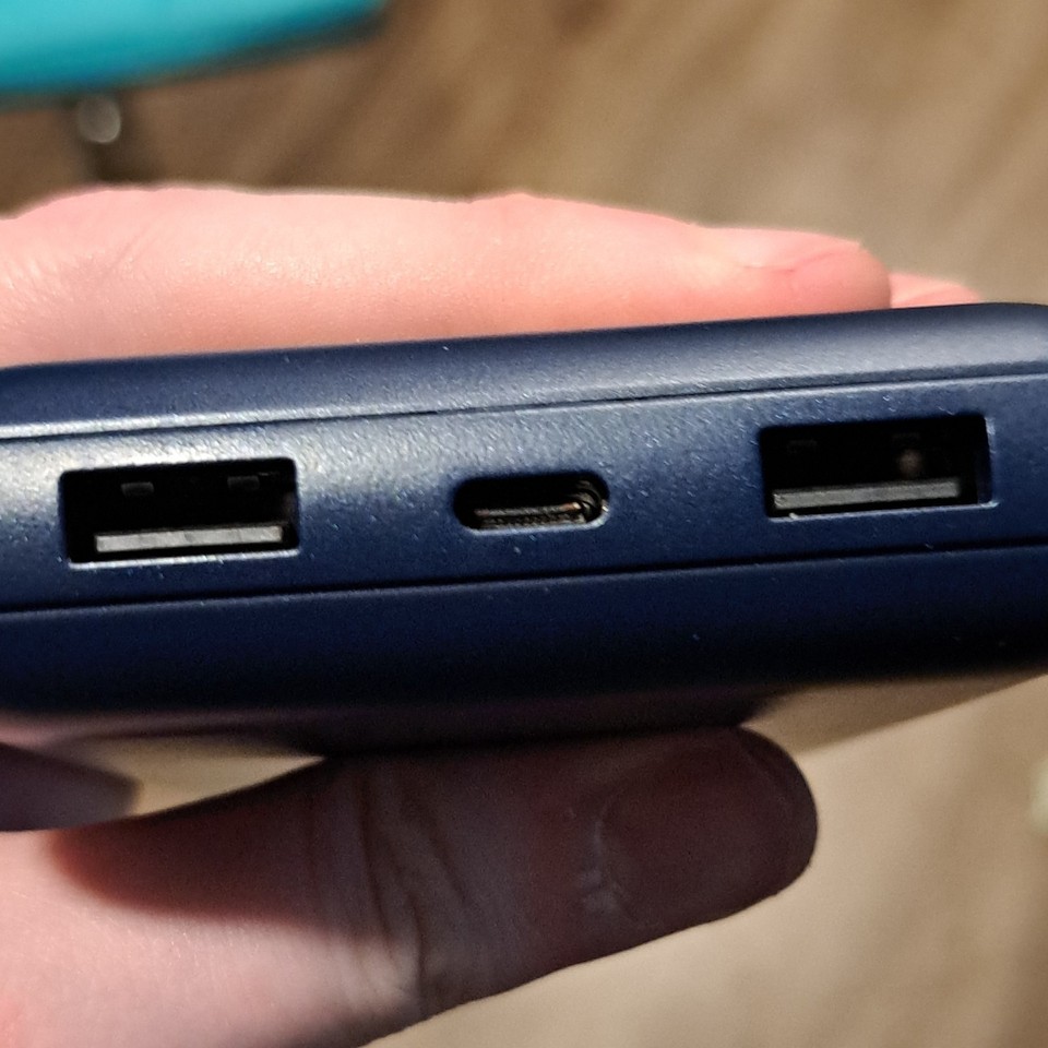 Belkin BOOST↑CHARGE 20000mAh Power Bank BPB012 USB-C USB-A Navy Blue | eBay