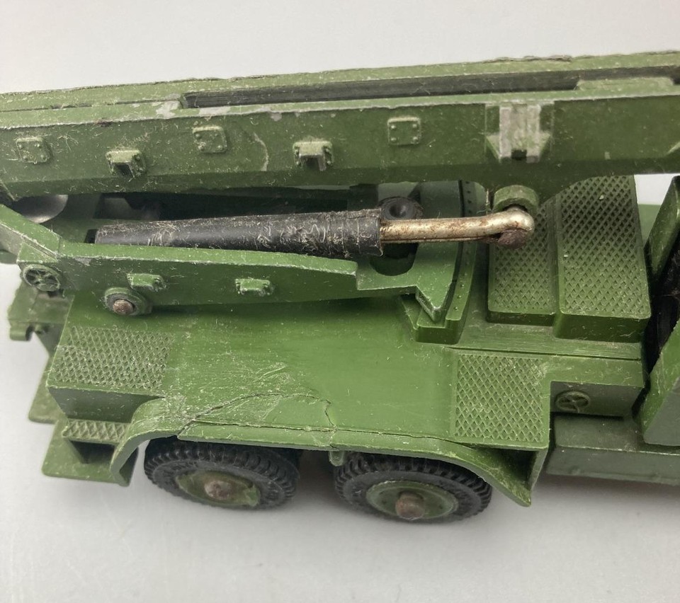 DINKY TOYS #665 HONEST JOHN MISSILE ROCKET LAUNCHER WITH A NEW ROCKET ...