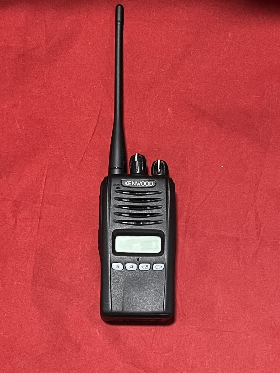Kenwood NX320-K5 Radio 400-470 MHz With Battery And Antenna Kenwood NX320-K5 Radio 400-470 MHz With Battery And Antenna