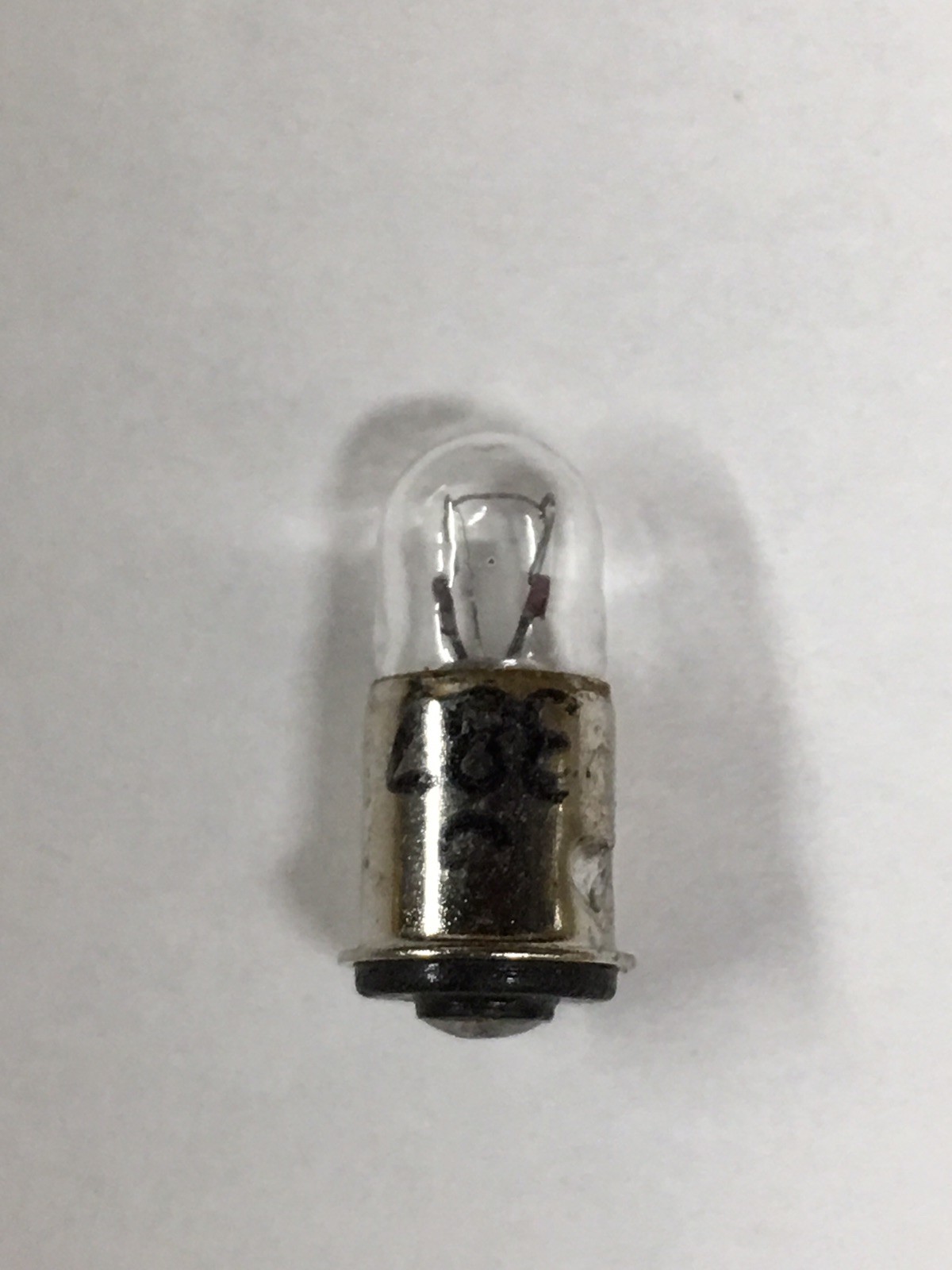 Unbranded (Possibly GE) 387 Lamp. 28V .04A T-1.75. Tested for ...